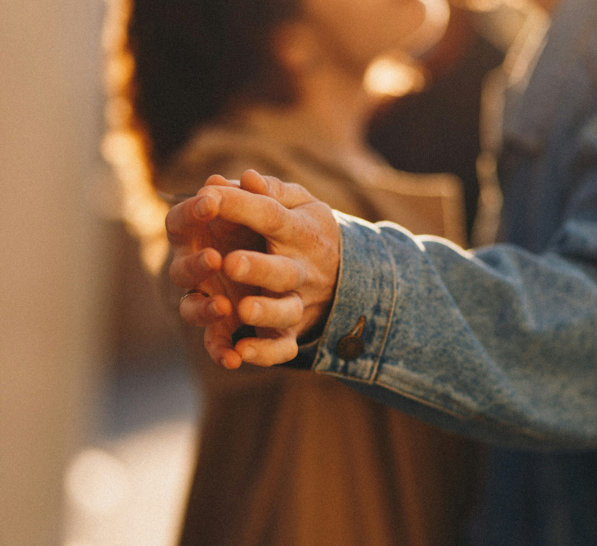 Continuing Bonds in Grief: Staying Connected in Healthy, Meaningful ...